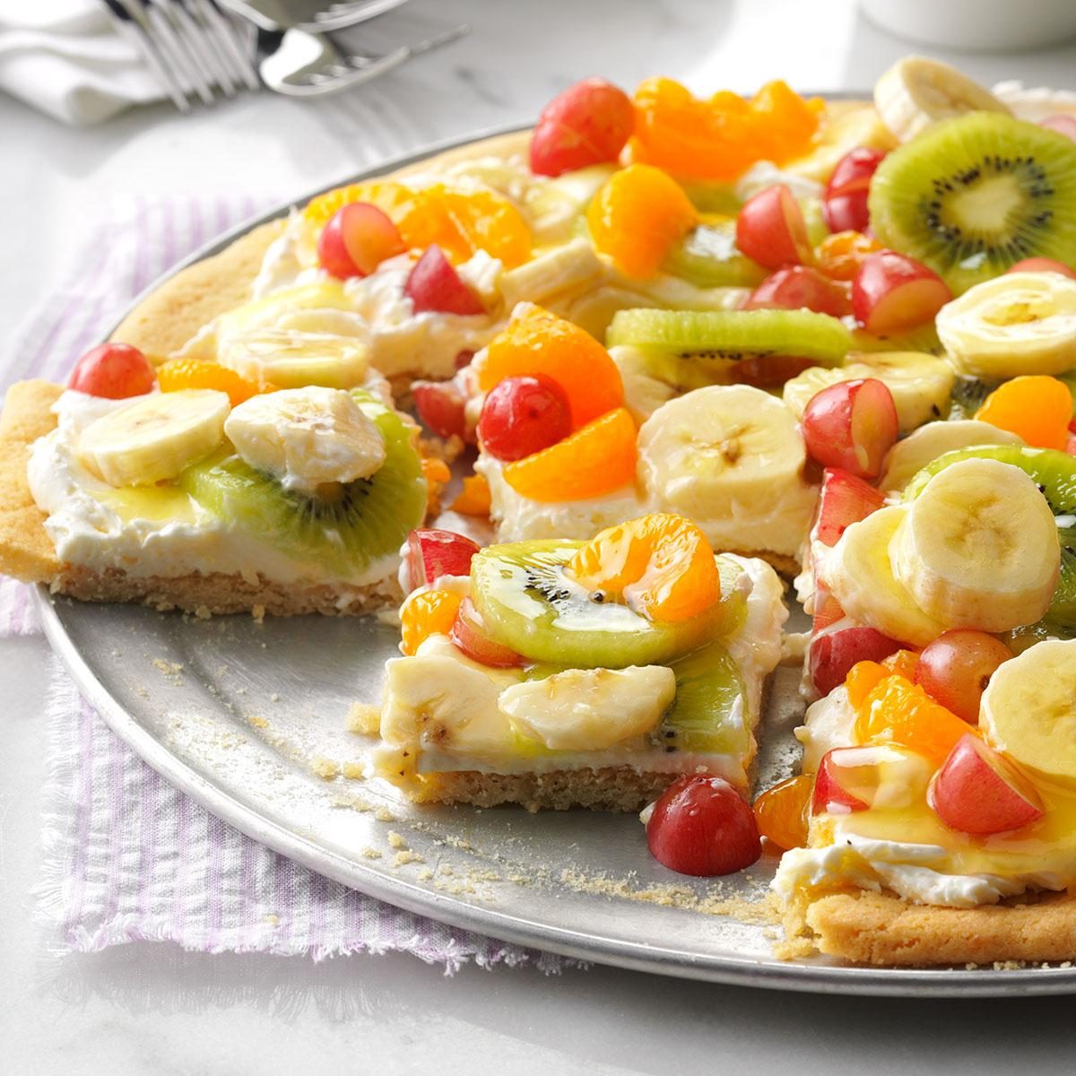 Fruit Pizza with Cookie Crust | Food Town